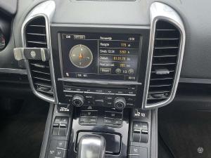 Melns Porsche Cayenne 2011 Utena, ar dzinēja tilpumu 3.00 L un nobraukumu 274 tūkst. km par 14700 €, foto 20 vietnē AUTOMOTO.COM.LV