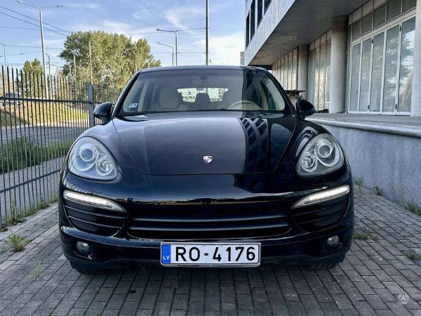 Melns Porsche Cayenne 2011 Rīga, ar dzinēja tilpumu 3.60 L un nobraukumu 241 tūkst. km par 8000 €, foto 2 vietnē AUTOMOTO.COM.LV