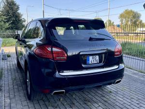 Black Porsche Cayenne 2011 in Riga, with an engine capacity of 3.60 L and mileage of 241 thousand km for 8000 €, photo 5 on AUTOMOTO.COM.LV
