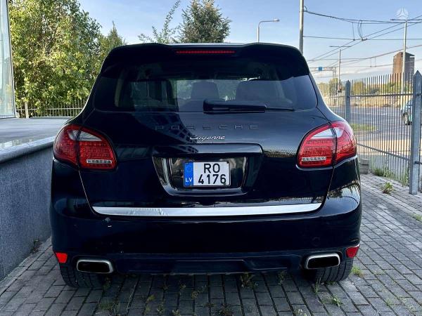 Melns Porsche Cayenne 2011 Rīga, ar dzinēja tilpumu 3.60 L un nobraukumu 241 tūkst. km par 8000 €, foto 6 vietnē AUTOMOTO.COM.LV