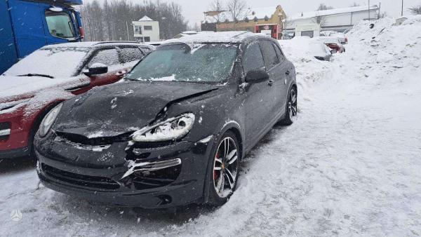 Melns Porsche Cayenne 2011 Šauļi, ar dzinēja tilpumu 3.00 L un nobraukumu 190 tūkst. km par 8700 €, foto 4 vietnē AUTOMOTO.COM.LV