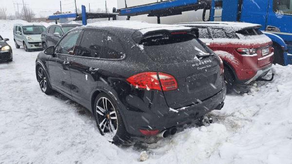 Melns Porsche Cayenne 2011 Šauļi, ar dzinēja tilpumu 3.00 L un nobraukumu 190 tūkst. km par 8700 €, foto 5 vietnē AUTOMOTO.COM.LV