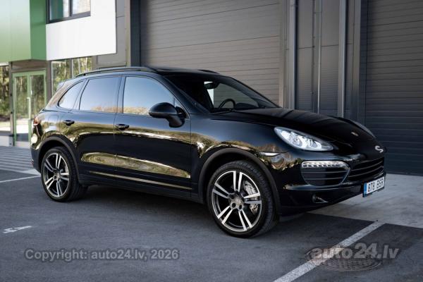 Black Porsche Cayenne 2011 in Tallinn, with an engine capacity of 4.80 L and mileage of 266 thousand km for 12490 €, photo 2 on AUTOMOTO.COM.LV