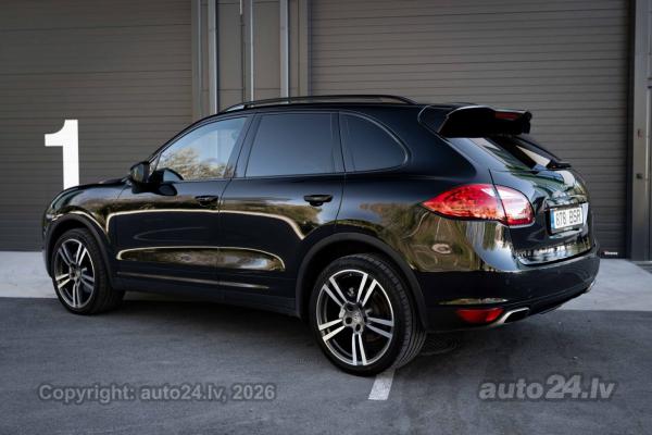 Black Porsche Cayenne 2011 in Tallinn, with an engine capacity of 4.80 L and mileage of 266 thousand km for 12490 €, photo 3 on AUTOMOTO.COM.LV