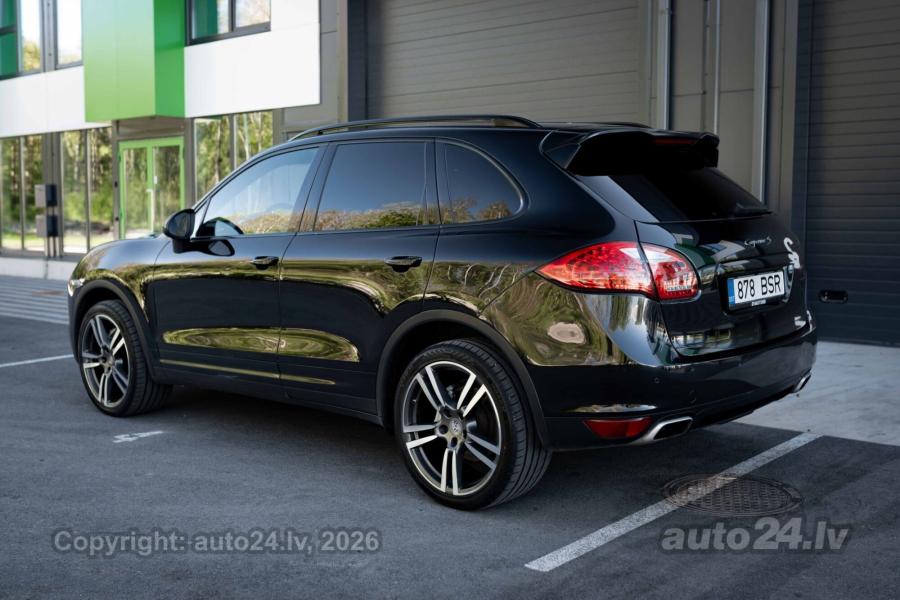 Melns Porsche Cayenne 2011 Tallina, ar dzinēja tilpumu 4.80 L un nobraukumu 266 tūkst. km par 12490 €, foto 5 vietnē AUTOMOTO.COM.LV