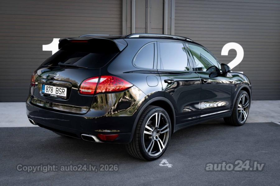 Melns Porsche Cayenne 2011 Tallina, ar dzinēja tilpumu 4.80 L un nobraukumu 266 tūkst. km par 12490 €, foto 9 vietnē AUTOMOTO.COM.LV