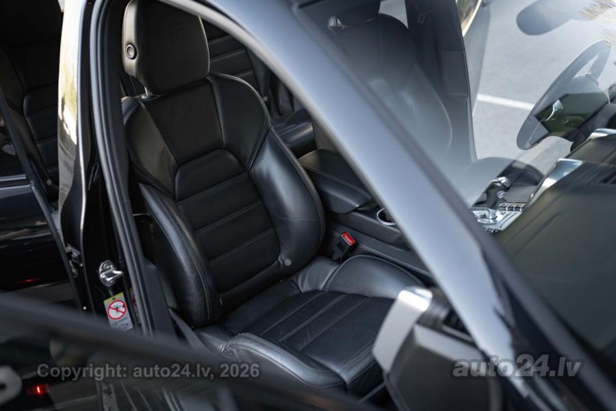 Melns Porsche Cayenne 2011 Tallina, ar dzinēja tilpumu 4.80 L un nobraukumu 266 tūkst. km par 12490 €, foto 17 vietnē AUTOMOTO.COM.LV