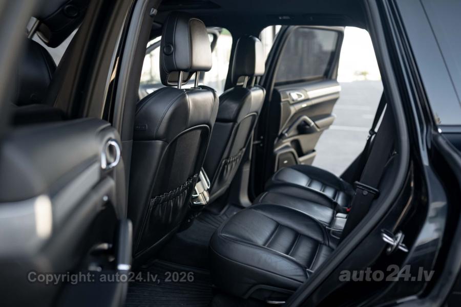 Melns Porsche Cayenne 2011 Tallina, ar dzinēja tilpumu 4.80 L un nobraukumu 266 tūkst. km par 12490 €, foto 18 vietnē AUTOMOTO.COM.LV