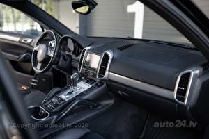 Melns Porsche Cayenne 2011 Tallina, ar dzinēja tilpumu 4.80 L un nobraukumu 266 tūkst. km par 12490 €, foto 20 vietnē AUTOMOTO.COM.LV