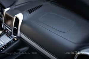 Melns Porsche Cayenne 2011 Tallina, ar dzinēja tilpumu 4.80 L un nobraukumu 266 tūkst. km par 12490 €, foto 23 vietnē AUTOMOTO.COM.LV