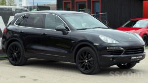 Black Porsche Cayenne 2011 in Liepaja, with an engine capacity of 3.00 L and mileage of 268 thousand km for 17500 €, photo 8 on AUTOMOTO.COM.LV