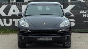 Black Porsche Cayenne 2011 in Liepaja, with an engine capacity of 3.00 L and mileage of 268 thousand km for 17500 €, photo 9 on AUTOMOTO.COM.LV