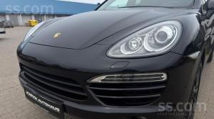 Black Porsche Cayenne 2011 in Liepaja, with an engine capacity of 3.00 L and mileage of 268 thousand km for 17500 €, photo 10 on AUTOMOTO.COM.LV
