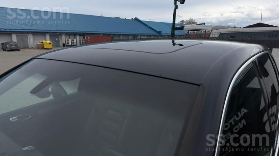 Black Porsche Cayenne 2011 in Liepaja, with an engine capacity of 3.00 L and mileage of 268 thousand km for 17500 €, photo 11 on AUTOMOTO.COM.LV