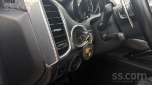Black Porsche Cayenne 2011 in Liepaja, with an engine capacity of 3.00 L and mileage of 268 thousand km for 17500 €, photo 14 on AUTOMOTO.COM.LV