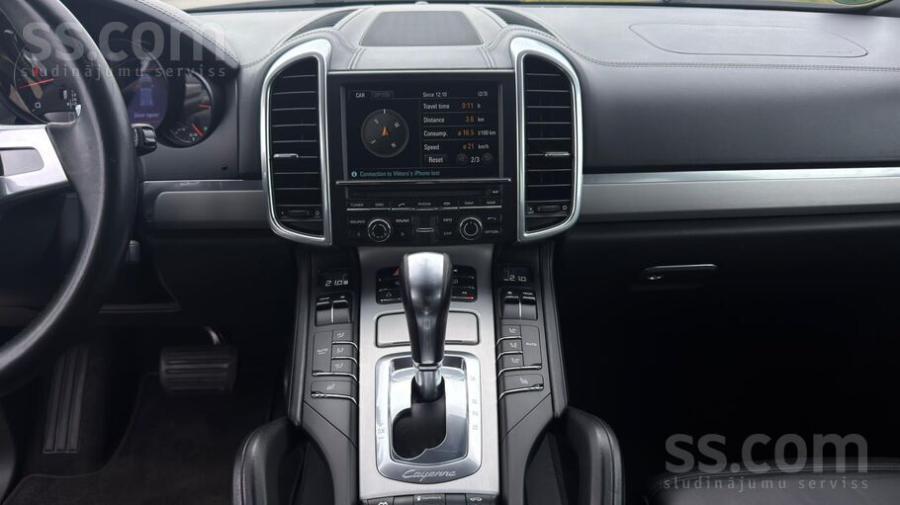Black Porsche Cayenne 2011 in Liepaja, with an engine capacity of 3.00 L and mileage of 268 thousand km for 17500 €, photo 16 on AUTOMOTO.COM.LV