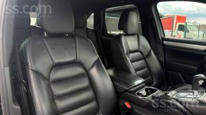 Black Porsche Cayenne 2011 in Liepaja, with an engine capacity of 3.00 L and mileage of 268 thousand km for 17500 €, photo 21 on AUTOMOTO.COM.LV