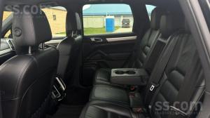 Black Porsche Cayenne 2011 in Liepaja, with an engine capacity of 3.00 L and mileage of 268 thousand km for 17500 €, photo 22 on AUTOMOTO.COM.LV