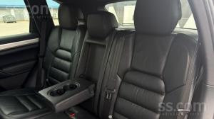 Black Porsche Cayenne 2011 in Liepaja, with an engine capacity of 3.00 L and mileage of 268 thousand km for 17500 €, photo 23 on AUTOMOTO.COM.LV
