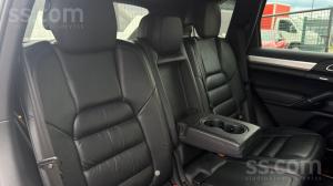 Black Porsche Cayenne 2011 in Liepaja, with an engine capacity of 3.00 L and mileage of 268 thousand km for 17500 €, photo 26 on AUTOMOTO.COM.LV