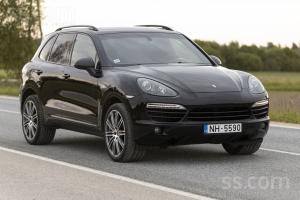 Black Porsche Cayenne 2011 in Ogre, with an engine capacity of 3.00 L and mileage of 365 thousand km for 14450 €, photo 3 on AUTOMOTO.COM.LV