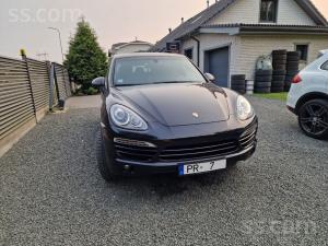 Melns Porsche Cayenne 2011 Rīga, ar dzinēja tilpumu 3.00 L un nobraukumu 293 tūkst. km par 17500 €, foto  vietnē AUTOMOTO.COM.LV