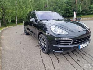 Black Porsche Cayenne 2011 in Vilnius, with an engine capacity of 3.00 L and mileage of 234 thousand km for 20800 €, photo 3 on AUTOMOTO.COM.LV