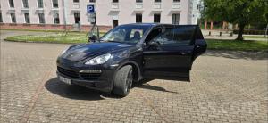 Melns Porsche Cayenne 2011 Dobele, ar dzinēja tilpumu 3.00 L un nobraukumu 306 tūkst. km par 12500 €, foto 7 vietnē AUTOMOTO.COM.LV