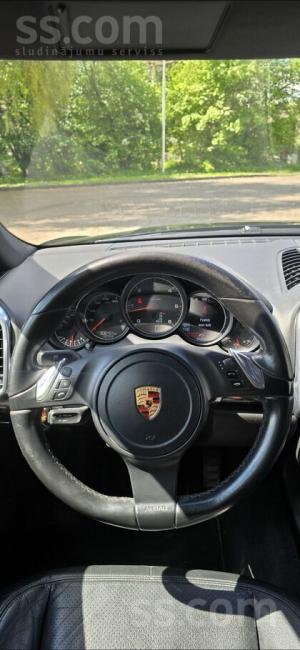 Melns Porsche Cayenne 2011 Dobele, ar dzinēja tilpumu 3.00 L un nobraukumu 306 tūkst. km par 12500 €, foto 14 vietnē AUTOMOTO.COM.LV