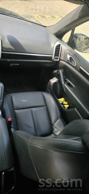 Melns Porsche Cayenne 2011 Dobele, ar dzinēja tilpumu 3.00 L un nobraukumu 306 tūkst. km par 12500 €, foto 15 vietnē AUTOMOTO.COM.LV
