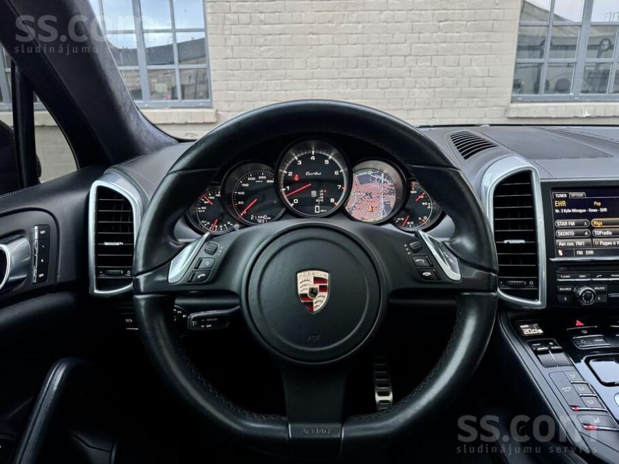 Black Porsche Cayenne 2011 in Riga, with an engine capacity of 4.80 L and mileage of 211 thousand km for 15000 €, photo 9 on AUTOMOTO.COM.LV