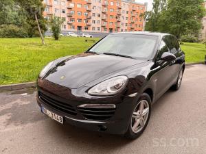 Black Porsche Cayenne 2011 in Riga, with an engine capacity of 3.00 L and mileage of 118 thousand km for 20900 €, photo  on AUTOMOTO.COM.LV