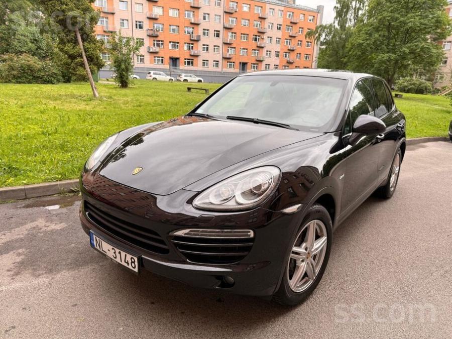Melns Porsche Cayenne 2011 Rīga, ar dzinēja tilpumu 3.00 L un nobraukumu 118 tūkst. km par 20900 €, foto 1 vietnē AUTOMOTO.COM.LV