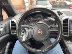 Melns Porsche Cayenne 2011 Rīga, ar dzinēja tilpumu 3.00 L un nobraukumu 118 tūkst. km par 20900 €, foto 7 vietnē AUTOMOTO.COM.LV