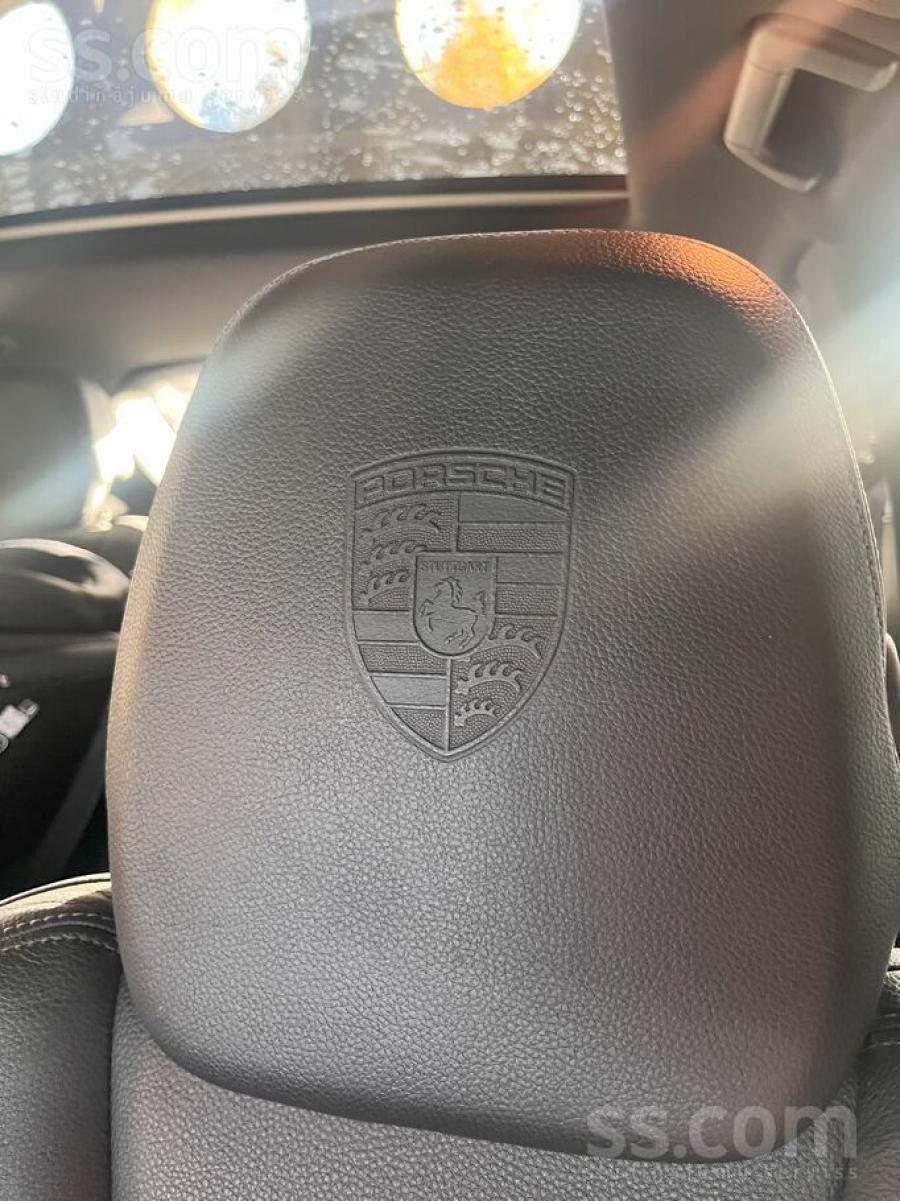 Melns Porsche Cayenne 2011 Rīga, ar dzinēja tilpumu 3.00 L un nobraukumu 118 tūkst. km par 20900 €, foto 8 vietnē AUTOMOTO.COM.LV