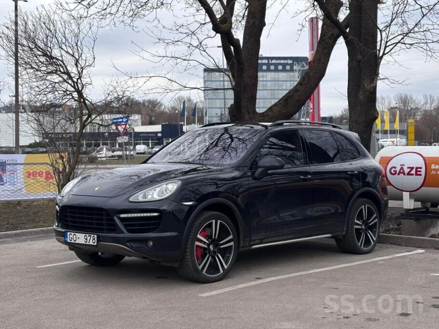 Black Porsche Cayenne 2011 in Riga, with an engine capacity of 4.80 L and mileage of 242 thousand km for 16500 €, photo 1 on AUTOMOTO.COM.LV