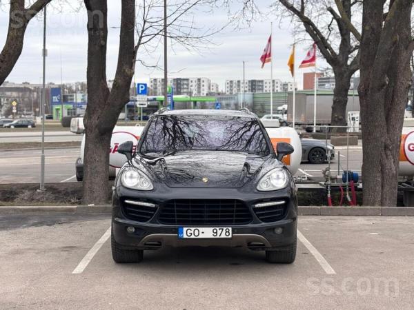 Черный Порше Каен 2011 в Рига, объемом двигателя 4.80 л и пробегом 242 тыс. км за 16500 €, фото 2 на AUTOMOTO.COM.LV