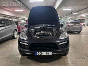 Black Porsche Cayenne 2011 in Riga, with an engine capacity of 4.80 L and mileage of 242 thousand km for 16500 €, photo 5 on AUTOMOTO.COM.LV