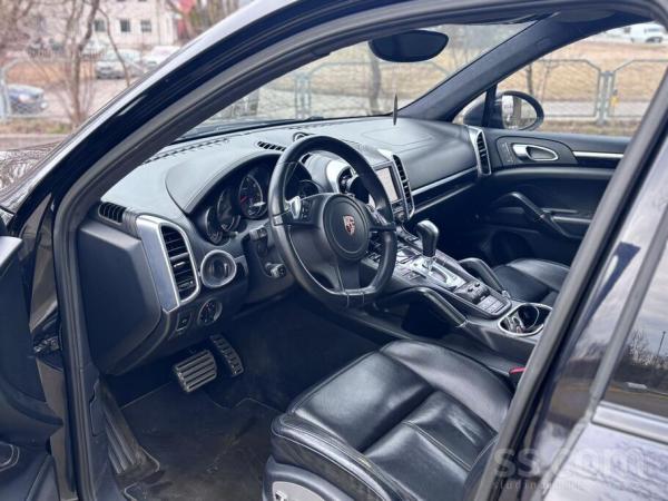Черный Порше Каен 2011 в Рига, объемом двигателя 4.80 л и пробегом 242 тыс. км за 16500 €, фото 9 на AUTOMOTO.COM.LV