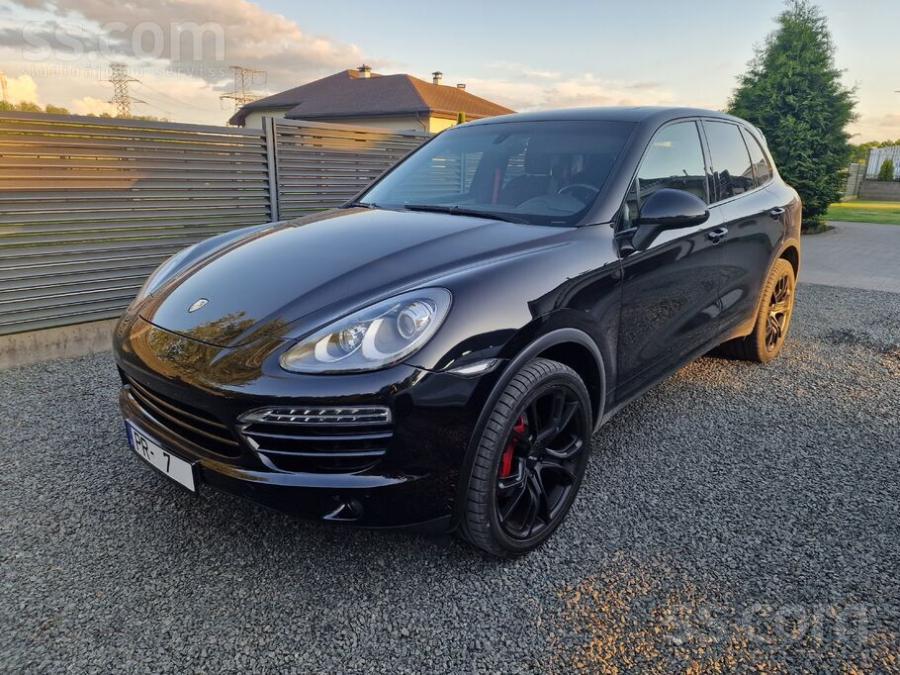 Melns Porsche Cayenne 2011 Rīga, ar dzinēja tilpumu 3.00 L un nobraukumu 301 tūkst. km par 17000 €, foto 10 vietnē AUTOMOTO.COM.LV