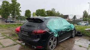 Black Porsche Cayenne 2011 in Riga, with an engine capacity of 4.81 L and mileage of 212 thousand km for 7500 €, photo 14 on AUTOMOTO.COM.LV