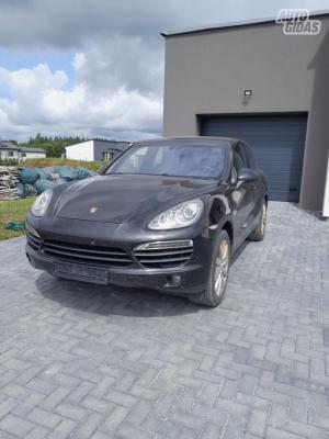 Melns Porsche Cayenne 2011 Viļņa, ar dzinēja tilpumu 3.00 L un nobraukumu 319 tūkst. km par 8500 €, foto  vietnē AUTOMOTO.COM.LV