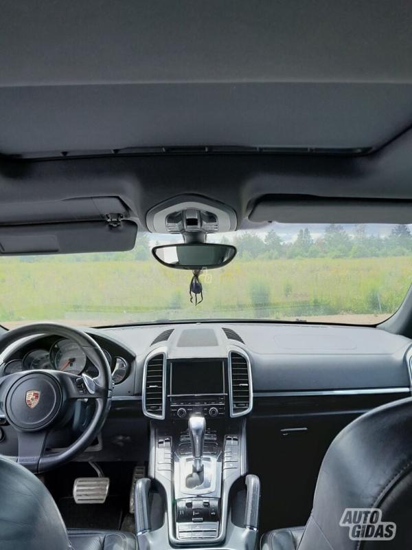 Melns Porsche Cayenne 2011 Viļņa, ar dzinēja tilpumu 3.00 L un nobraukumu 319 tūkst. km par 8500 €, foto 7 vietnē AUTOMOTO.COM.LV