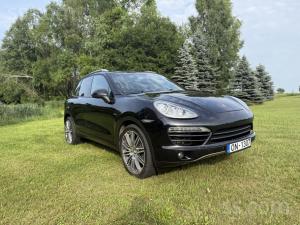 Melns Porsche Cayenne 2011 Rēzekne, ar dzinēja tilpumu 3.00 L un nobraukumu 322 tūkst. km par 14111 €, foto  vietnē AUTOMOTO.COM.LV