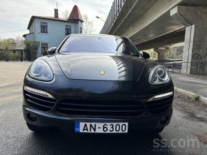 Melns Porsche Cayenne 2011 Rīga, ar dzinēja tilpumu 3.00 L un nobraukumu 347 tūkst. km par 14990 €, foto 1 vietnē AUTOMOTO.COM.LV