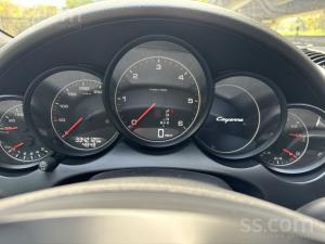 Melns Porsche Cayenne 2011 Rīga, ar dzinēja tilpumu 3.00 L un nobraukumu 347 tūkst. km par 14990 €, foto 22 vietnē AUTOMOTO.COM.LV