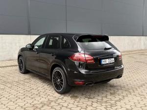 Black Porsche Cayenne 2011 in Riga, with an engine capacity of 3.00 L and mileage of 294 thousand km for 7000 €, photo 6 on AUTOMOTO.COM.LV