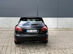 Black Porsche Cayenne 2011 in Riga, with an engine capacity of 3.00 L and mileage of 294 thousand km for 7000 €, photo 7 on AUTOMOTO.COM.LV