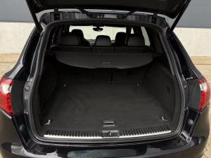 Black Porsche Cayenne 2011 in Riga, with an engine capacity of 3.00 L and mileage of 294 thousand km for 7000 €, photo 8 on AUTOMOTO.COM.LV