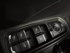 Black Porsche Cayenne 2011 in Riga, with an engine capacity of 3.00 L and mileage of 294 thousand km for 7000 €, photo 13 on AUTOMOTO.COM.LV